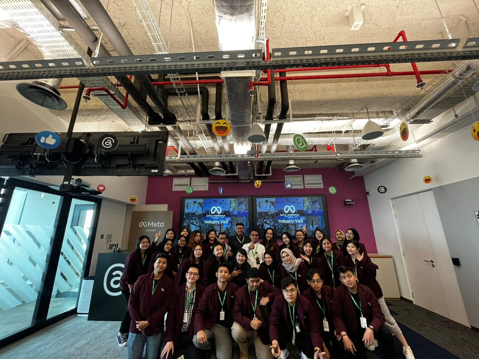Visit Industry to Meta Indonesia – BINUS S2 Communication